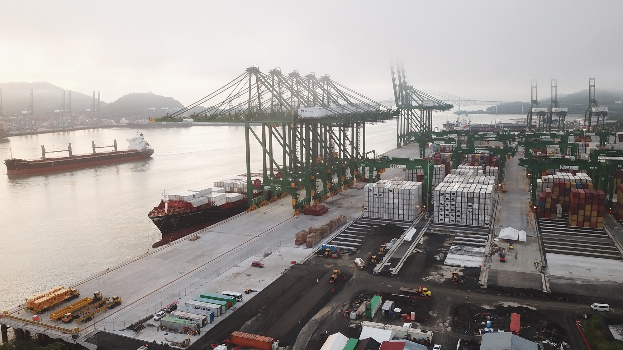 Patio de contenedores de PSA - Construcciones Varmed Construcciones Varmed