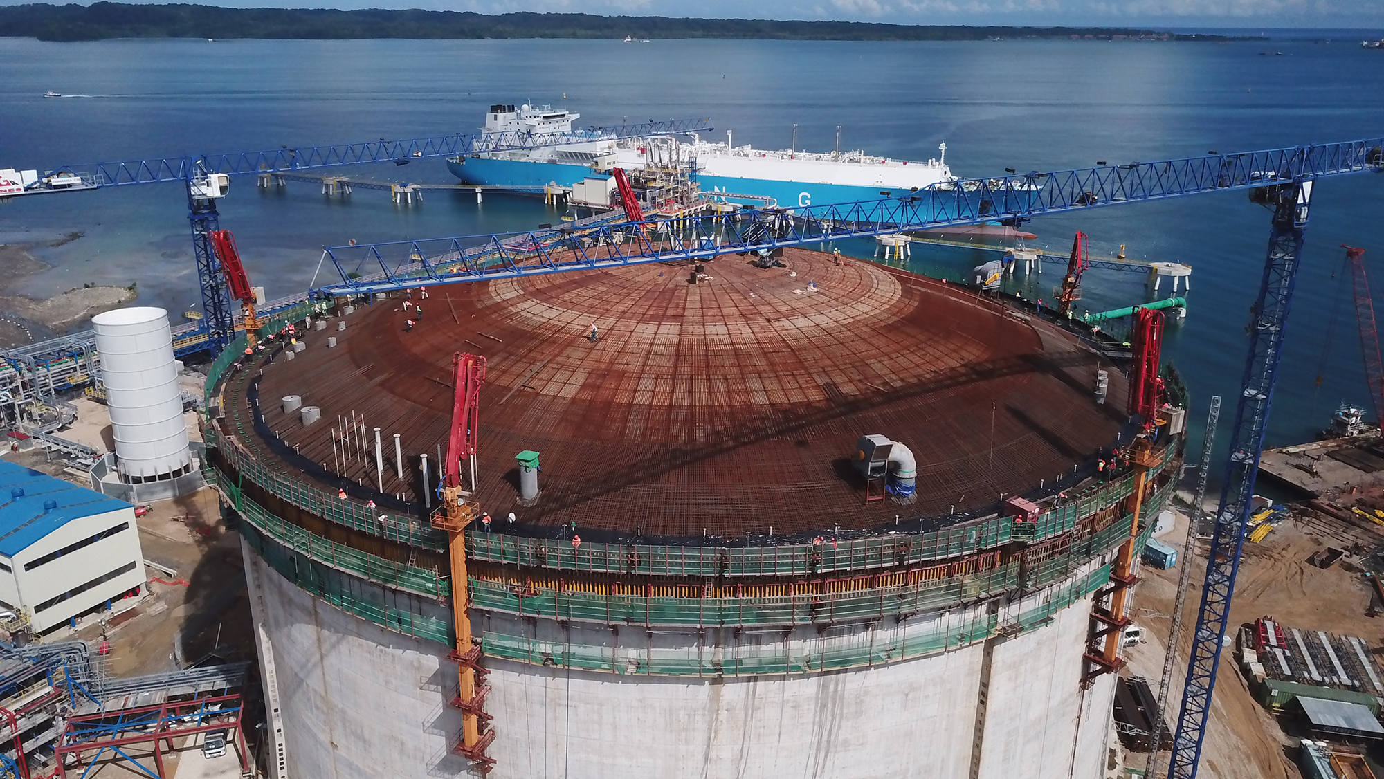 Tanque para almacenamiento de Gas Natural Licuado - Construcciones ...